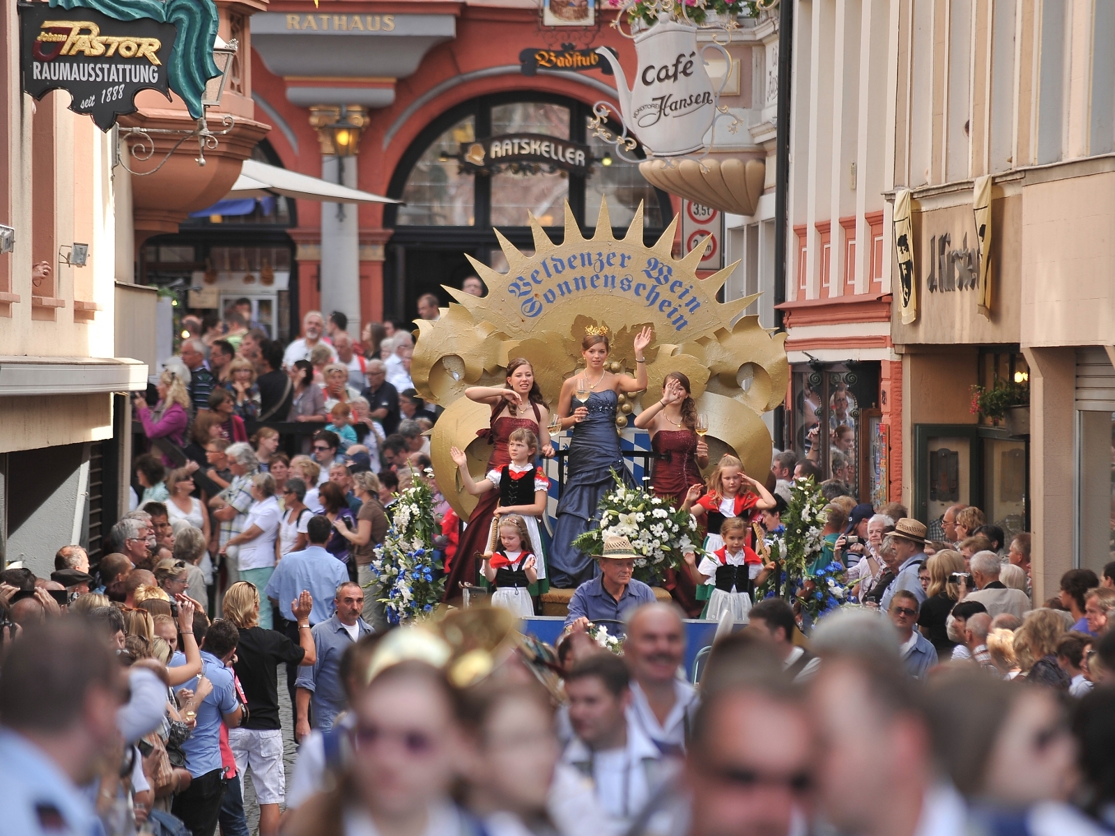 Weinfest der Mittelmosel: Polizei setzt auf bewährtes Konzept - Kreis ...