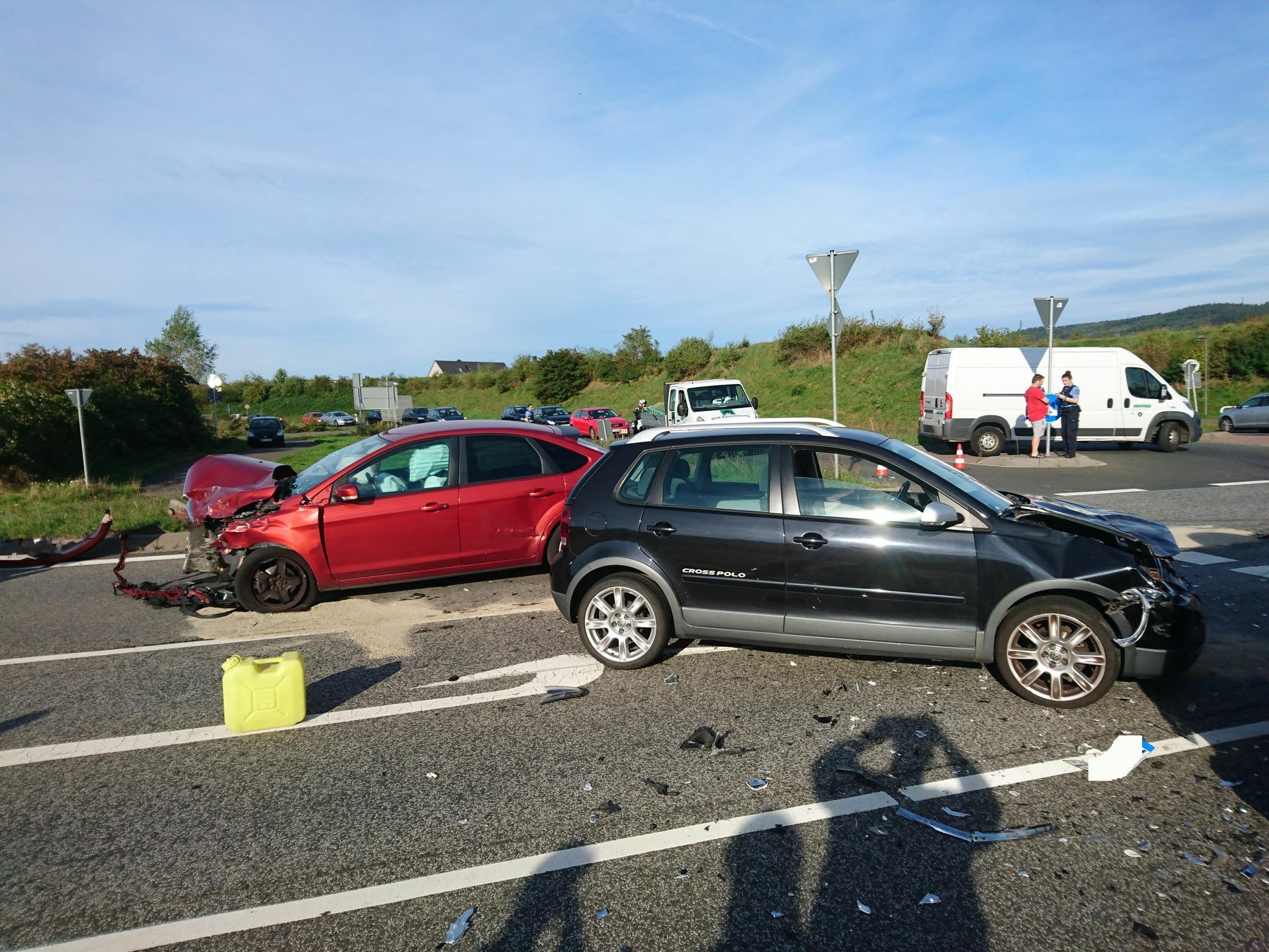 Vorfahrt missachtet: Vier Menschen auf der B 53 verletzt - Stadt Trier - Wochenspiegel