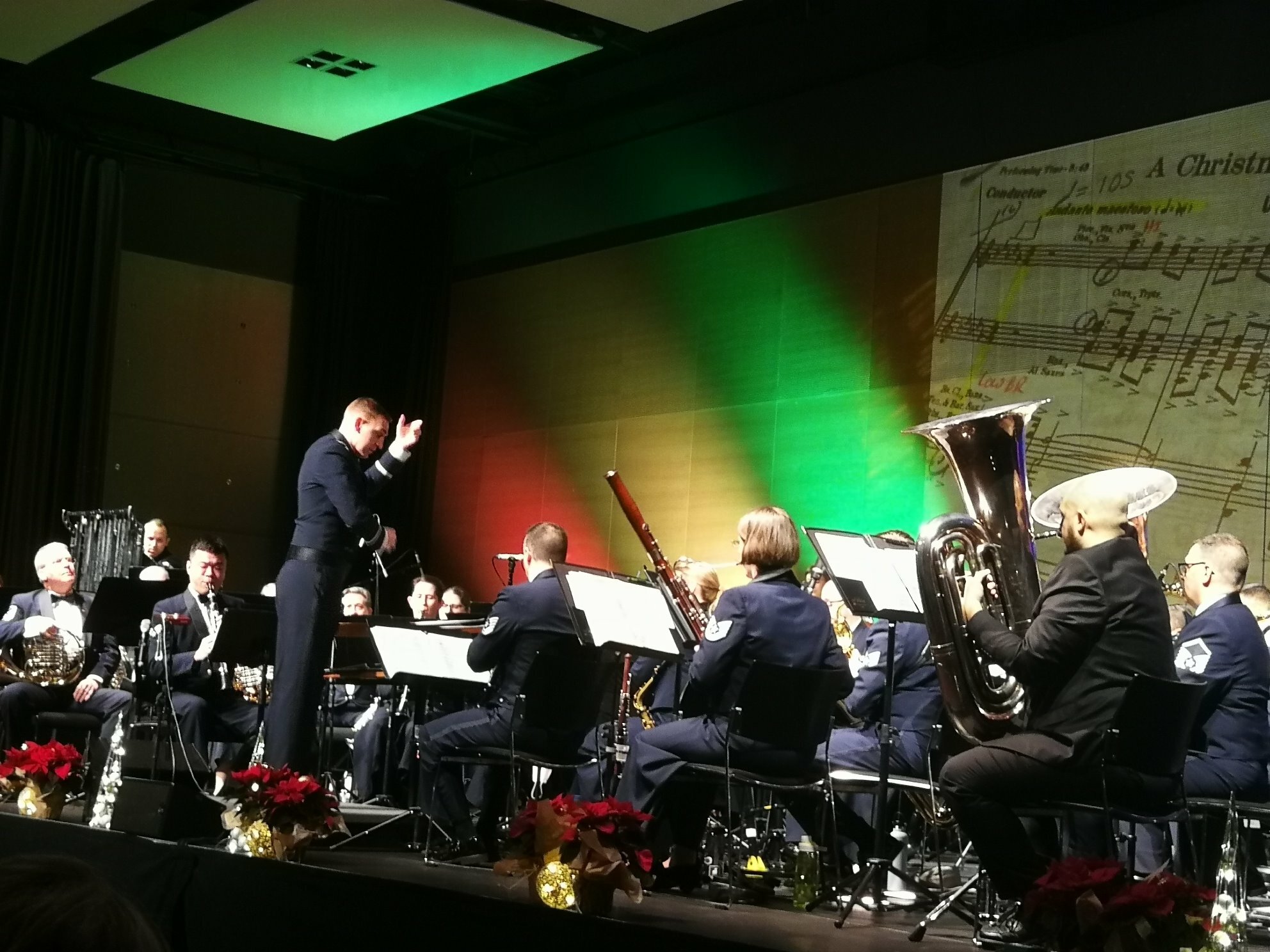 Standing ovations zum 57. Christmas Concert der USAFE - Eifelkreis ...