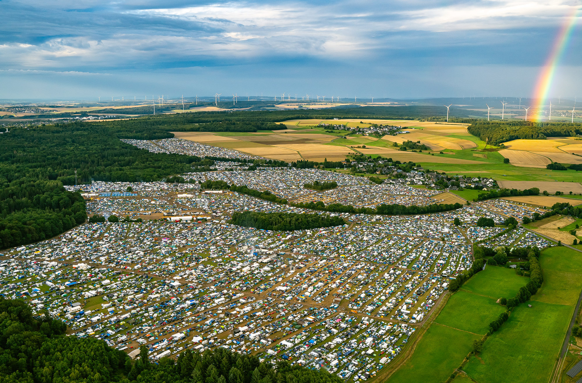 "Where we belong": 65 000 feiern bei Nature One 2023 (Video) - Rhein ...