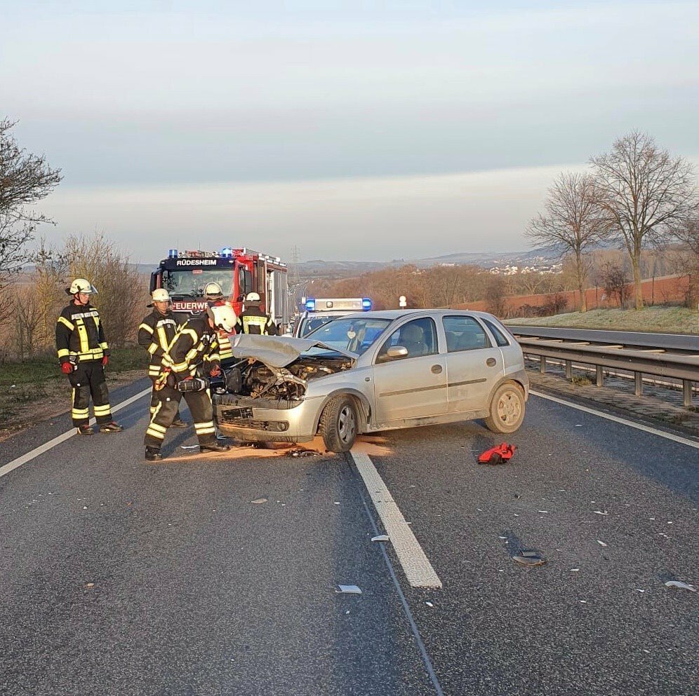 Zwei Verletzte bei Unfall auf der B41 - Landkreis Bad Kreuznach - Wochenspiegel