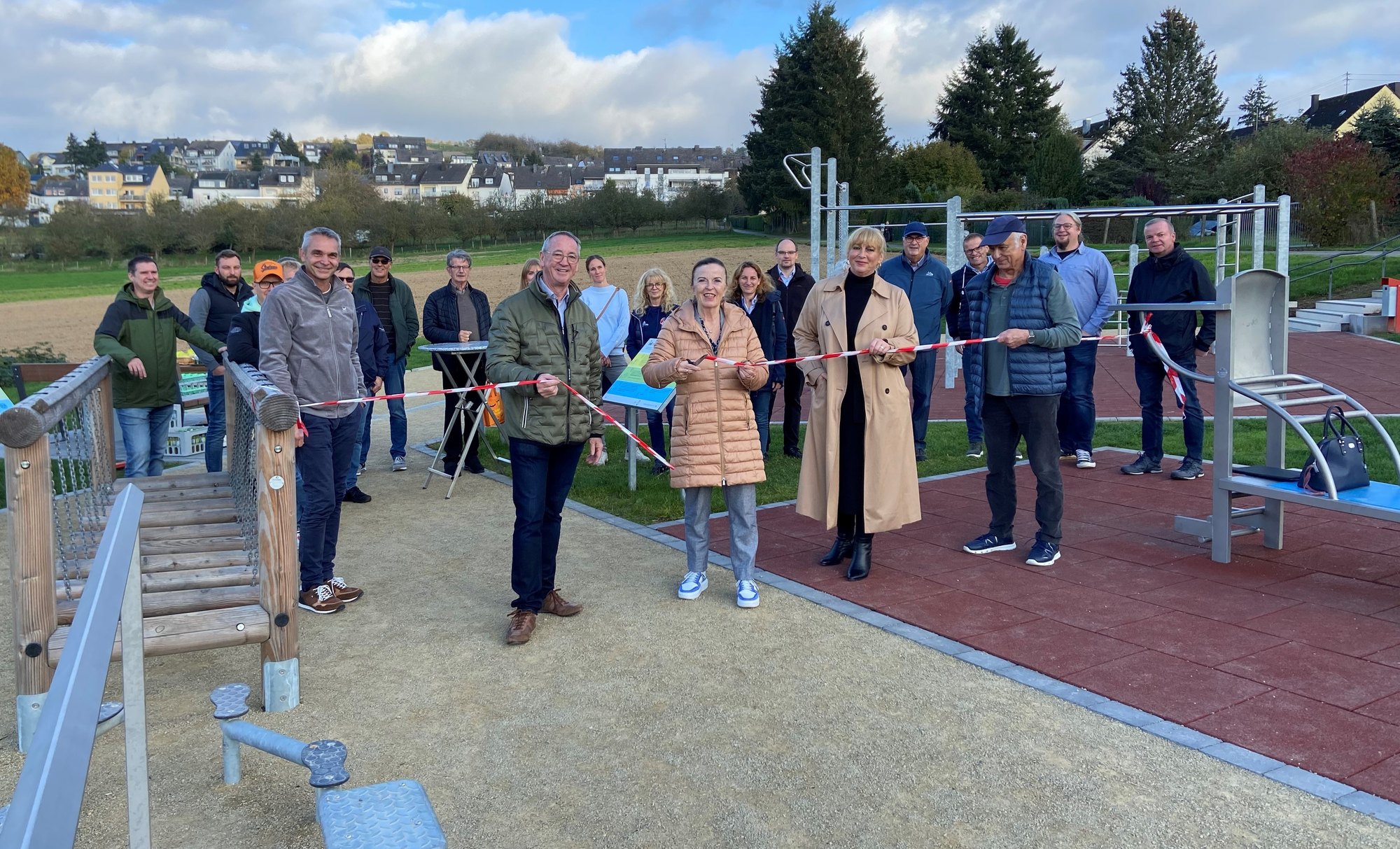 Neuer Outdoor-Parcours in Tarforst: Bewegung für alle Generationen ...