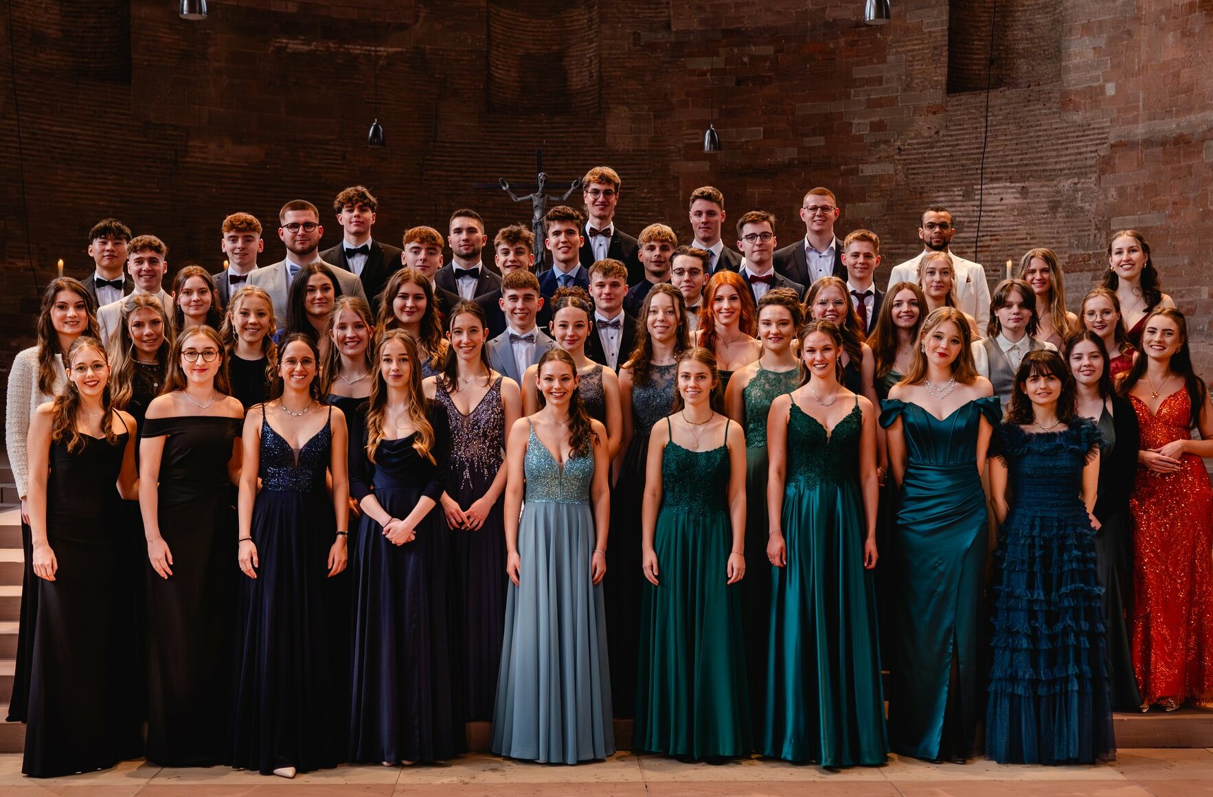 49 Schüler:innen feierten unter dem Motto "The Winner takes it all ...