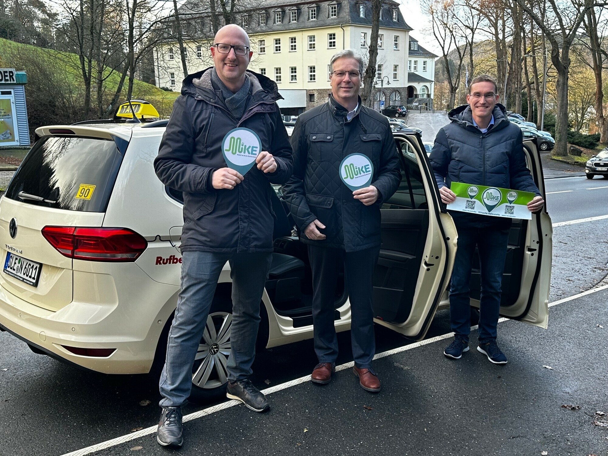 »MiKE« fährt ohne Zuschlag / Taxi-Bus-Plus-Nachfolger mit 43 neuen ...